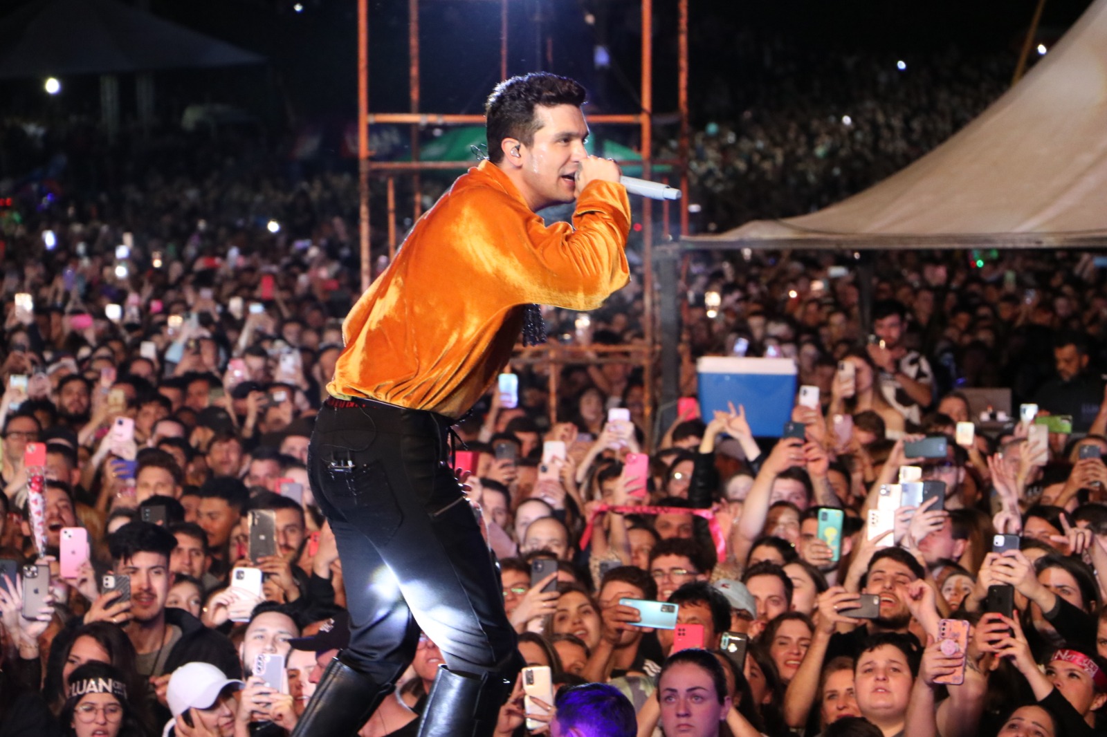Luan Santana faz show histórico na Expo Concórdia - BelosF7
