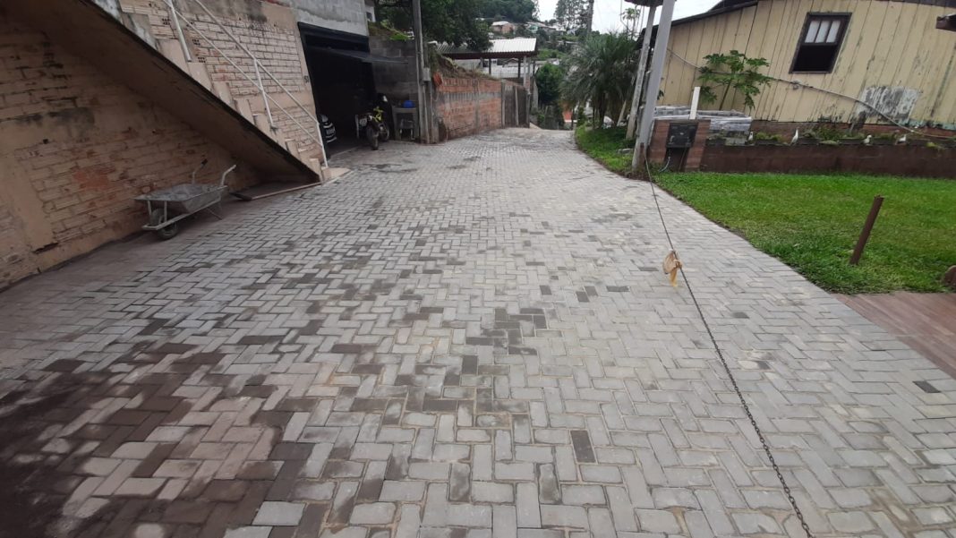 Concluída a pavimentação em pavers da rua Domingos Biondo - BelosF7