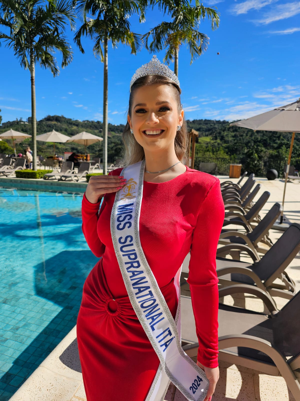 Mariana Rhoden é a representante do destino turístico Itá no Miss Santa Catarina 2025 - BelosF7