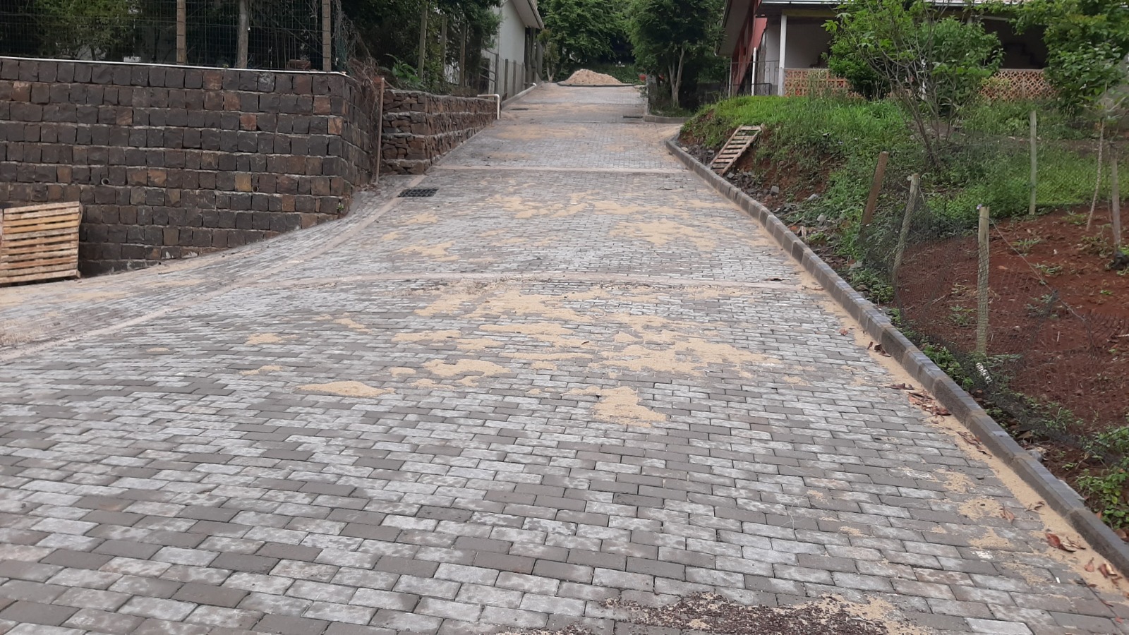 Concluída a pavimentação em pavers na rua F em Seara - BelosF7